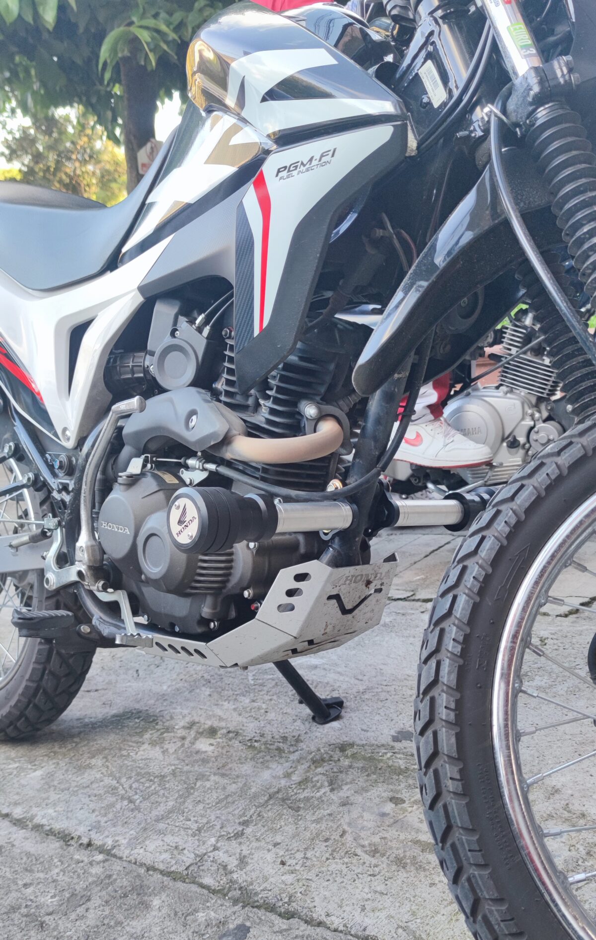 Sliders macizo de lujo - Honda CB 160F | FECORMOTOS