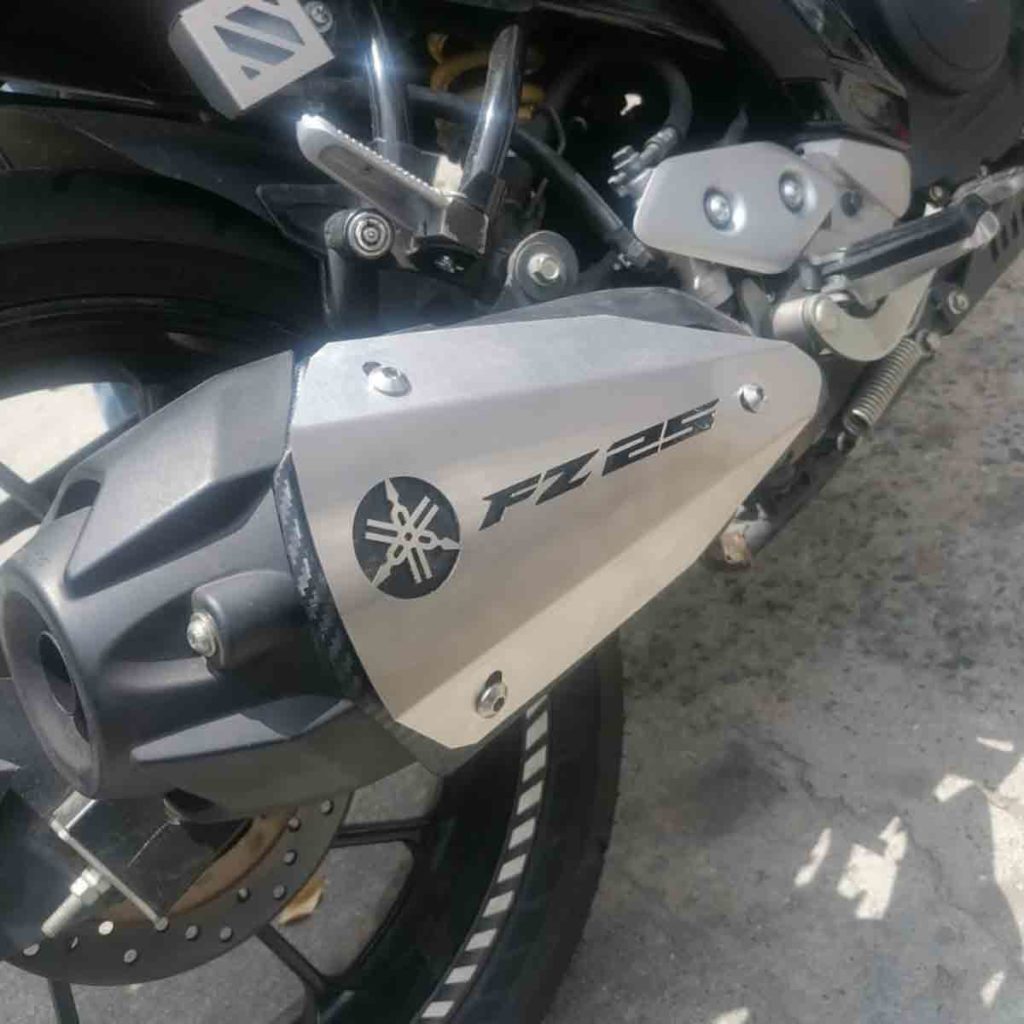 Protector tapa mofle - YAMAHA FZ 25 | FECORMOTOS