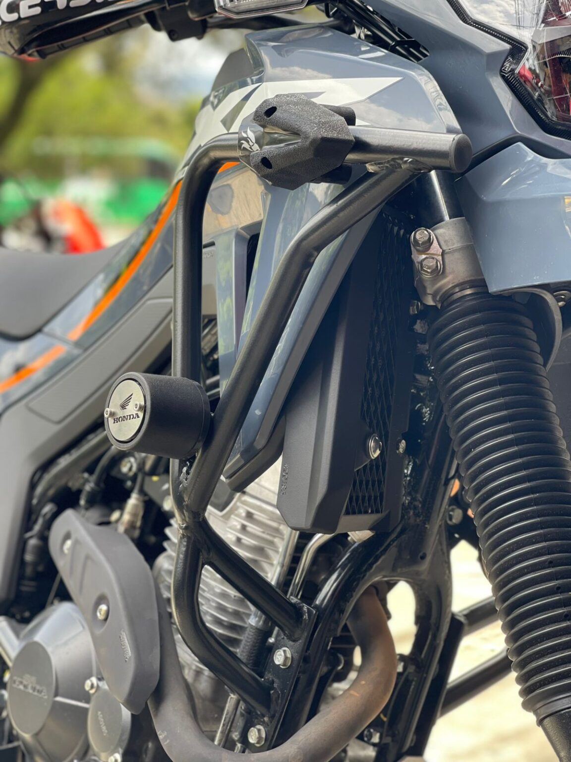 Defensa Slider Aleron Tornado XR 300 | FECORMOTOS